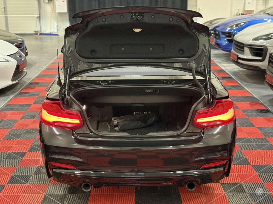 Melns BMW m240i 2018 Viļņa, ar dzinēja tilpumu 3.00 L un nobraukumu 142 tūkst. km par 19990 €, foto 32 vietnē AUTOMOTO.COM.LV