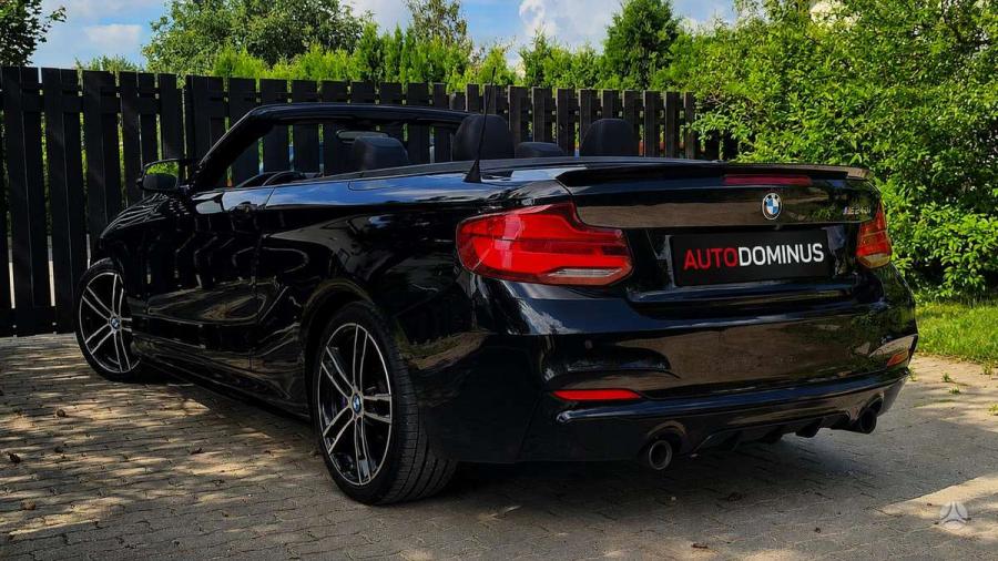 Black BMW m240i 2018 in Vilnius, with an engine capacity of 3.00 L and mileage of 143 thousand km for 19000 €, photo 5 on AUTOMOTO.COM.LV