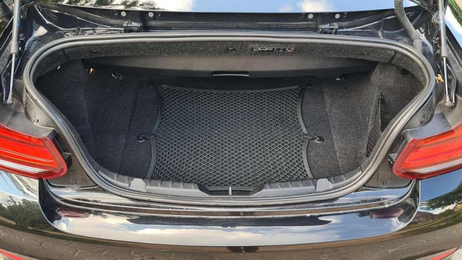 Black BMW m240i 2018 in Vilnius, with an engine capacity of 3.00 L and mileage of 143 thousand km for 19000 €, photo 14 on AUTOMOTO.COM.LV