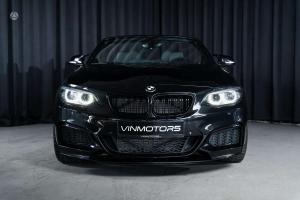 Черный БМВ m240i 2018 в Вильнюс, объемом двигателя 3.00 л и пробегом 131 тыс. км за 20999 €, фото 3 на AUTOMOTO.COM.LV