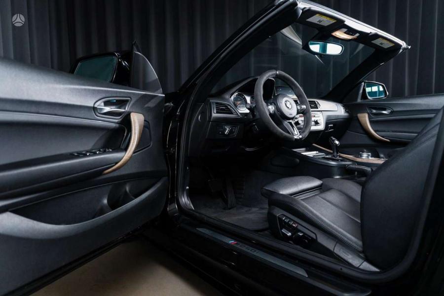 Черный БМВ m240i 2018 в Вильнюс, объемом двигателя 3.00 л и пробегом 131 тыс. км за 20999 €, фото 15 на AUTOMOTO.COM.LV