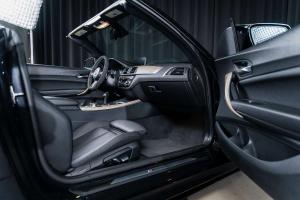 Черный БМВ m240i 2018 в Вильнюс, объемом двигателя 3.00 л и пробегом 131 тыс. км за 20999 €, фото 25 на AUTOMOTO.COM.LV