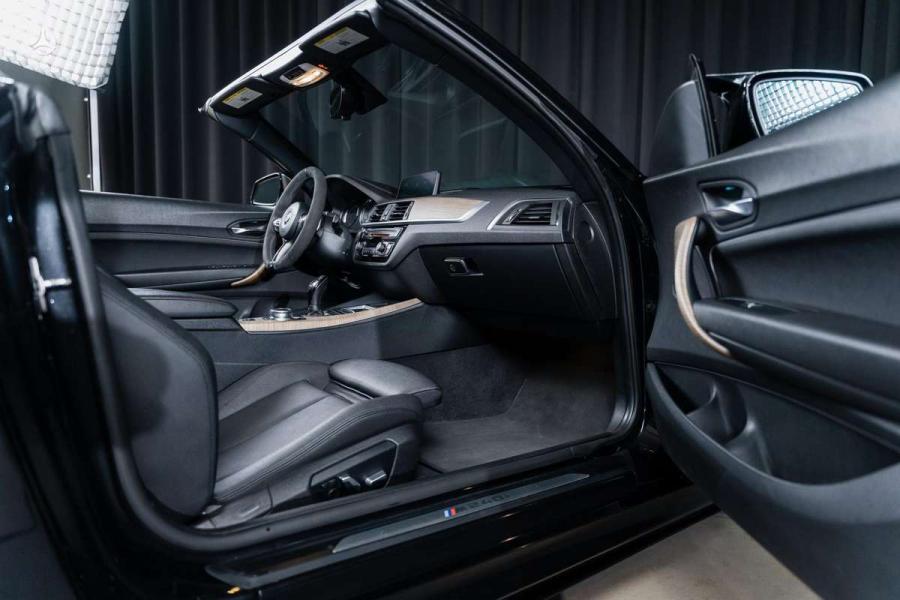 Черный БМВ m240i 2018 в Вильнюс, объемом двигателя 3.00 л и пробегом 131 тыс. км за 20999 €, фото 25 на AUTOMOTO.COM.LV
