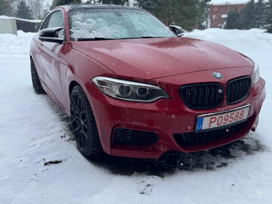 Red BMW m240i 2017 in Klaipeda, with an engine capacity of 3.00 L and mileage of 110 thousand km for 23800 €, photo 4 on AUTOMOTO.COM.LV