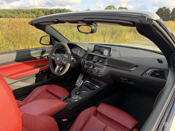 Белый БМВ m240i 2018 в Клайпеда, объемом двигателя 3.00 л и пробегом 40 тыс. км за 24000 €, фото 11 на AUTOMOTO.COM.LV