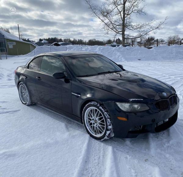 Black BMW M3 2008 in Plunge, with an engine capacity of 4.00 L and mileage of 165 thousand km for 15600 €, photo 2 on AUTOMOTO.COM.LV
