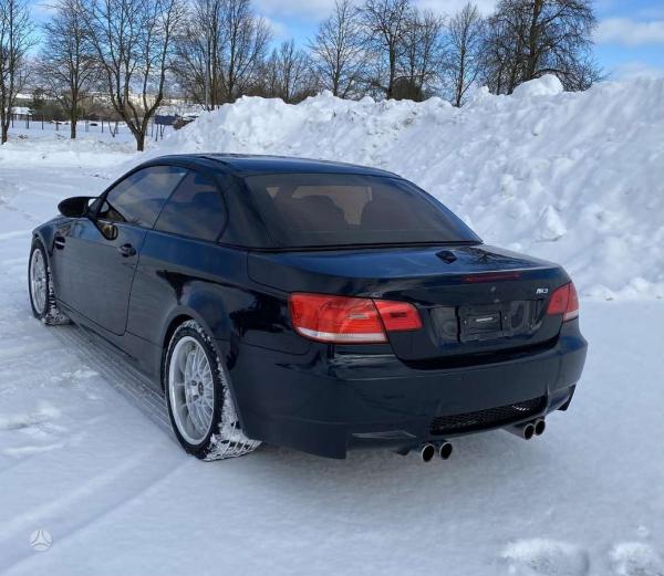 Black BMW M3 2008 in Plunge, with an engine capacity of 4.00 L and mileage of 165 thousand km for 15600 €, photo 3 on AUTOMOTO.COM.LV