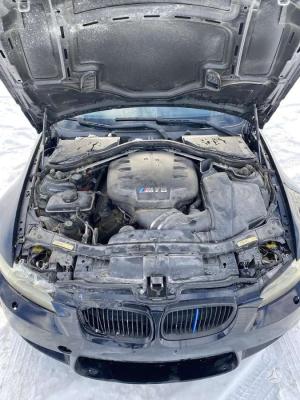 Black BMW M3 2008 in Plunge, with an engine capacity of 4.00 L and mileage of 165 thousand km for 15600 €, photo 8 on AUTOMOTO.COM.LV