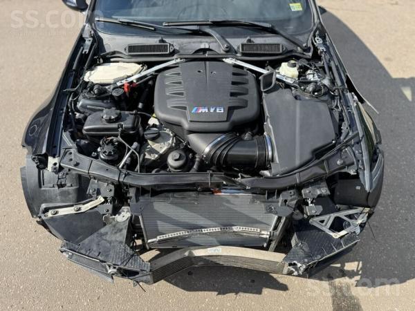 Black BMW M3 2012 in Riga, with an engine capacity of 4.00 L and mileage of 163 thousand km for 14750 €, photo 5 on AUTOMOTO.COM.LV