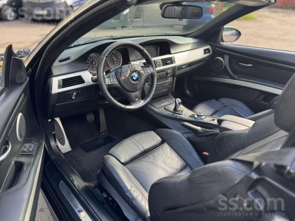 Black BMW M3 2012 in Riga, with an engine capacity of 4.00 L and mileage of 163 thousand km for 14750 €, photo 10 on AUTOMOTO.COM.LV