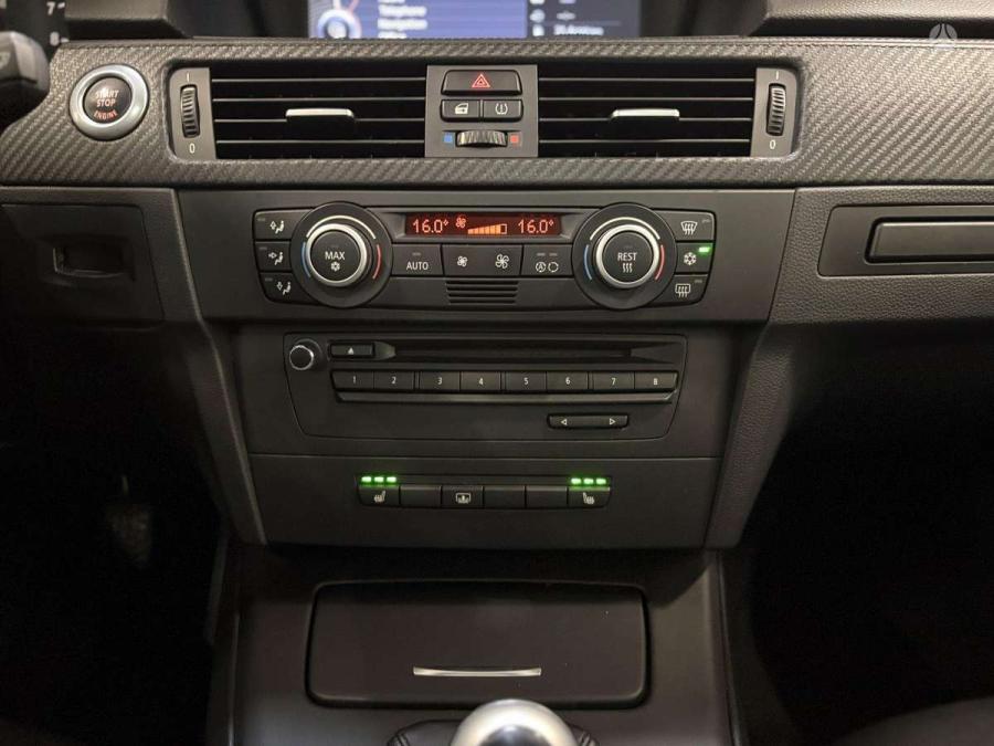 Black BMW M3 2008 in Vilnius, with an engine capacity of 4.00 L and mileage of 128 thousand km for 36500 €, photo 25 on AUTOMOTO.COM.LV
