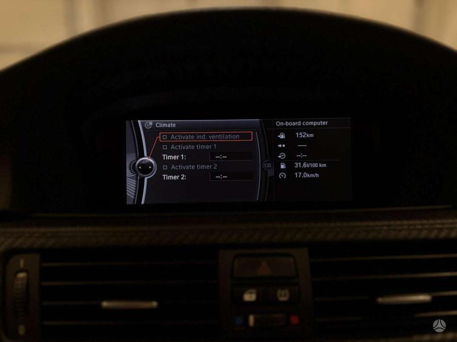 Black BMW M3 2008 in Vilnius, with an engine capacity of 4.00 L and mileage of 128 thousand km for 36500 €, photo 28 on AUTOMOTO.COM.LV