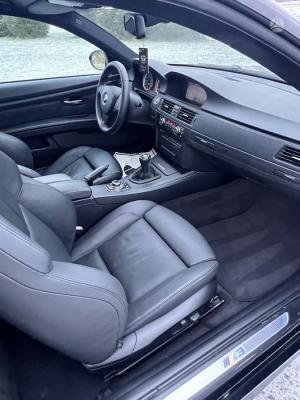Black BMW M3 2008 in Marijampole, with an engine capacity of 4.00 L and mileage of 187 thousand km for 28500 €, photo 3 on AUTOMOTO.COM.LV