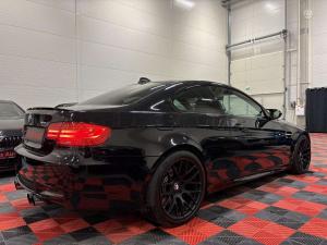 Black BMW M3 2008 in Vilnius, with an engine capacity of 4.00 L and mileage of 128 thousand km for 33000 €, photo 5 on AUTOMOTO.COM.LV