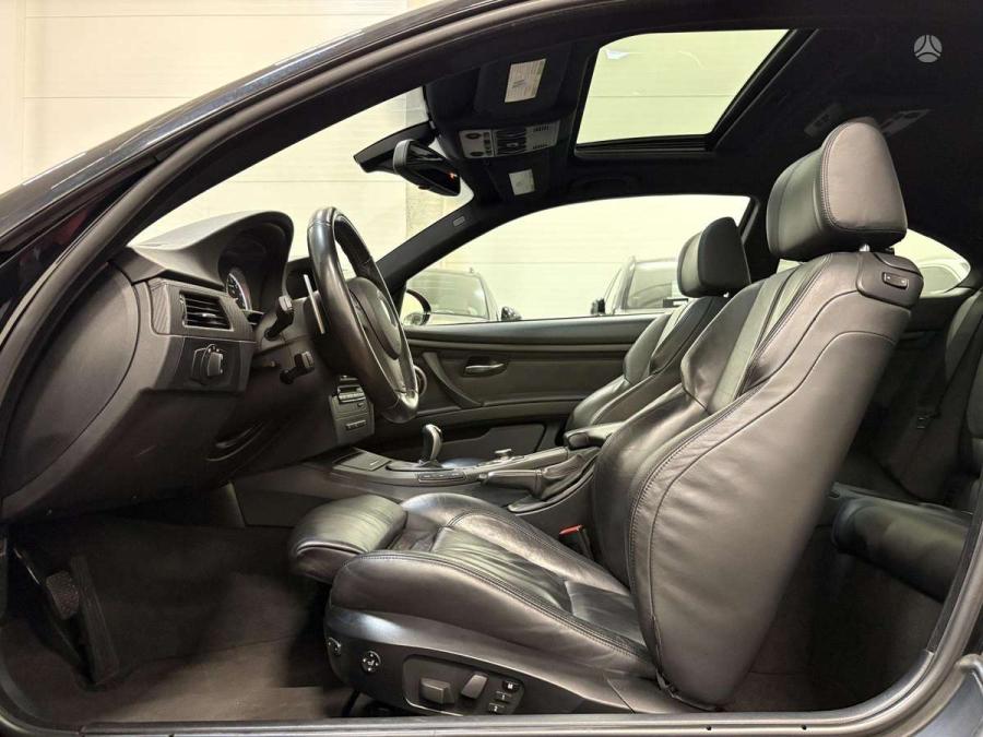 Black BMW M3 2008 in Vilnius, with an engine capacity of 4.00 L and mileage of 128 thousand km for 33000 €, photo 14 on AUTOMOTO.COM.LV
