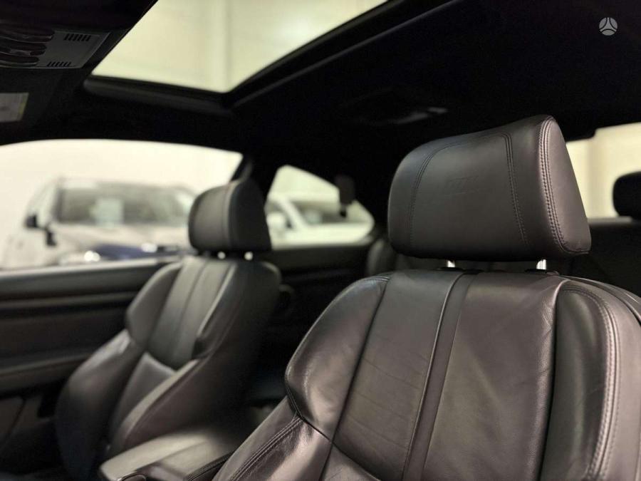 Black BMW M3 2008 in Vilnius, with an engine capacity of 4.00 L and mileage of 128 thousand km for 33000 €, photo 16 on AUTOMOTO.COM.LV