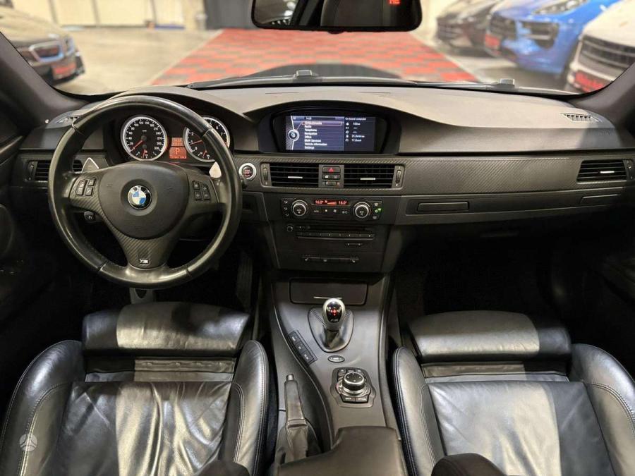 Black BMW M3 2008 in Vilnius, with an engine capacity of 4.00 L and mileage of 128 thousand km for 33000 €, photo 20 on AUTOMOTO.COM.LV