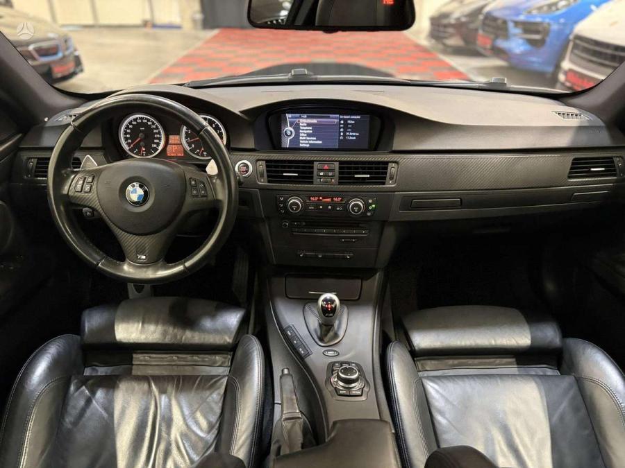 Melns BMW M3 2008 Viļņa, ar dzinēja tilpumu 4.00 L un nobraukumu 128 tūkst. km par 32790 €, foto 20 vietnē AUTOMOTO.COM.LV