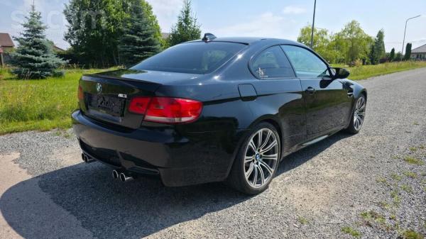 Melns BMW M3 2009 Rīga, ar dzinēja tilpumu 4.00 L un nobraukumu 210 tūkst. km par 28850 €, foto 3 vietnē AUTOMOTO.COM.LV