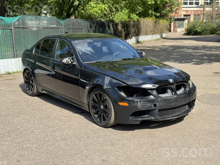 Melns BMW M3 2010 Rīga, ar dzinēja tilpumu 4.00 L un nobraukumu 215 tūkst. km par 20500 €, foto 3 vietnē AUTOMOTO.COM.LV