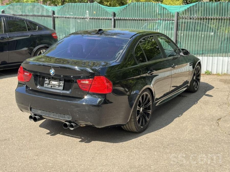 Melns BMW M3 2010 Rīga, ar dzinēja tilpumu 4.00 L un nobraukumu 215 tūkst. km par 20500 €, foto 4 vietnē AUTOMOTO.COM.LV