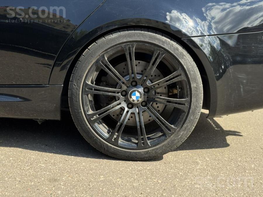 Melns BMW M3 2010 Rīga, ar dzinēja tilpumu 4.00 L un nobraukumu 215 tūkst. km par 20500 €, foto 14 vietnē AUTOMOTO.COM.LV