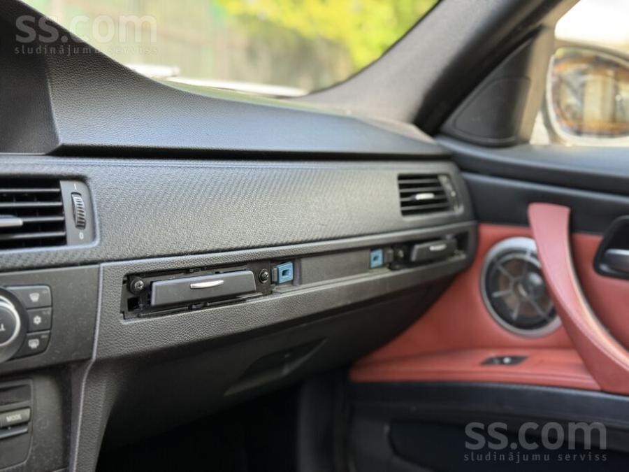 Melns BMW M3 2010 Rīga, ar dzinēja tilpumu 4.00 L un nobraukumu 215 tūkst. km par 20500 €, foto 27 vietnē AUTOMOTO.COM.LV