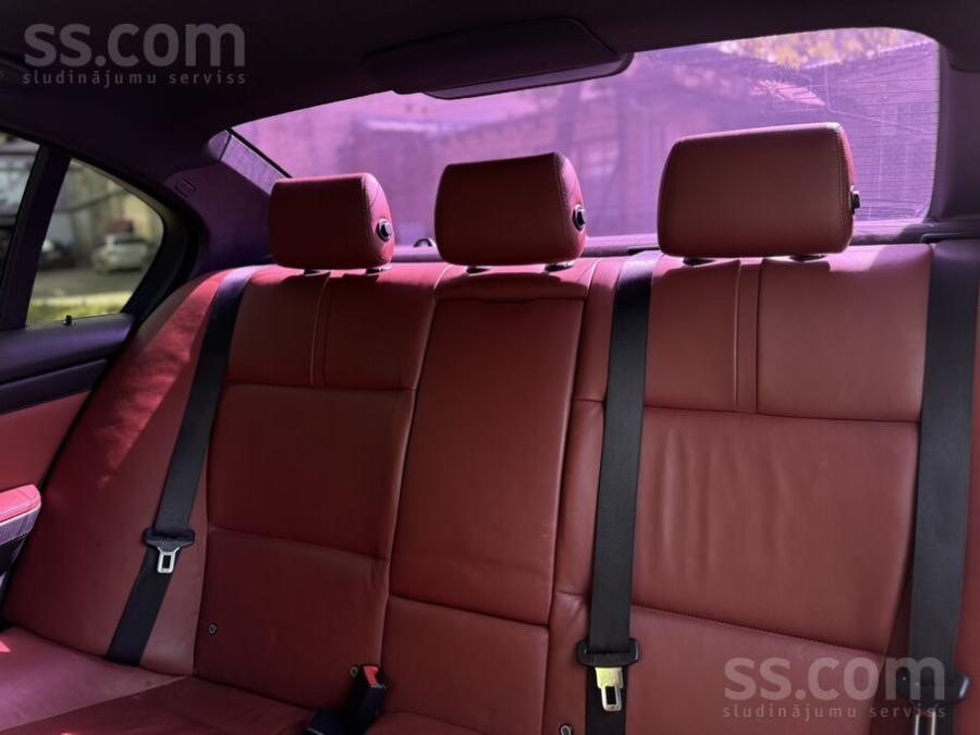 Melns BMW M3 2010 Rīga, ar dzinēja tilpumu 4.00 L un nobraukumu 215 tūkst. km par 20500 €, foto 33 vietnē AUTOMOTO.COM.LV