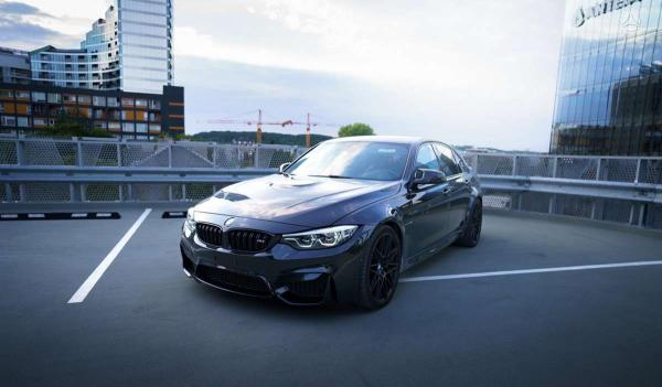 Black BMW M3 2017 in Vilnius, with an engine capacity of 2.98 L and mileage of 107 thousand km for 39500 €, photo 1 on AUTOMOTO.COM.LV