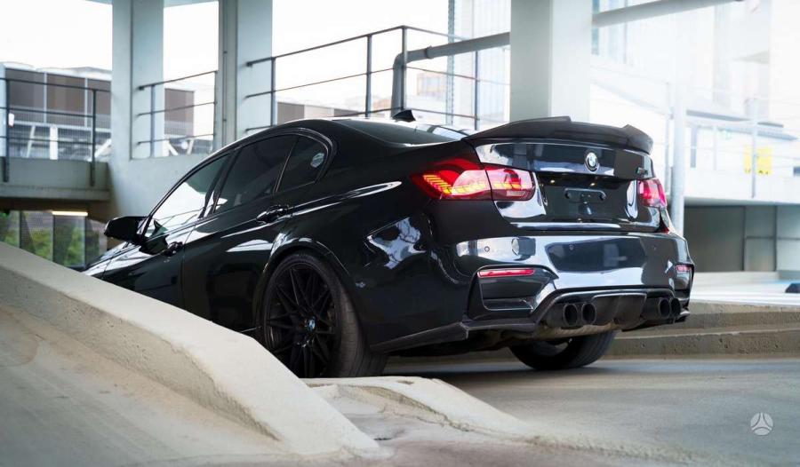 Black BMW M3 2017 in Vilnius, with an engine capacity of 2.98 L and mileage of 107 thousand km for 39500 €, photo 3 on AUTOMOTO.COM.LV