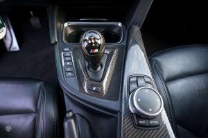 Black BMW M3 2017 in Vilnius, with an engine capacity of 2.98 L and mileage of 107 thousand km for 39500 €, photo 8 on AUTOMOTO.COM.LV