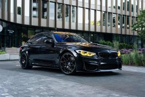 Black BMW M3 2018 in Vilnius, with an engine capacity of 2.98 L and mileage of 114 thousand km for 45990 €, photo 4 on AUTOMOTO.COM.LV