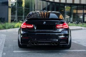 Black BMW M3 2018 in Vilnius, with an engine capacity of 2.98 L and mileage of 114 thousand km for 45990 €, photo 7 on AUTOMOTO.COM.LV