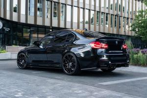 Black BMW M3 2018 in Vilnius, with an engine capacity of 2.98 L and mileage of 114 thousand km for 45990 €, photo 9 on AUTOMOTO.COM.LV