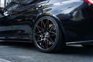 Black BMW M3 2018 in Vilnius, with an engine capacity of 2.98 L and mileage of 114 thousand km for 45990 €, photo 11 on AUTOMOTO.COM.LV