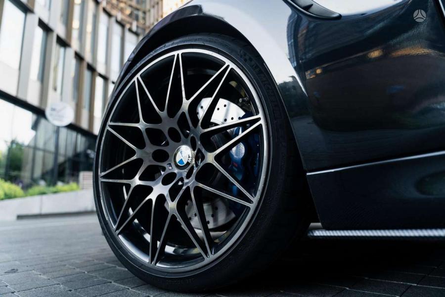 Black BMW M3 2018 in Vilnius, with an engine capacity of 2.98 L and mileage of 114 thousand km for 45990 €, photo 14 on AUTOMOTO.COM.LV