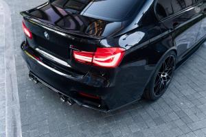 Black BMW M3 2018 in Vilnius, with an engine capacity of 2.98 L and mileage of 114 thousand km for 45990 €, photo 15 on AUTOMOTO.COM.LV