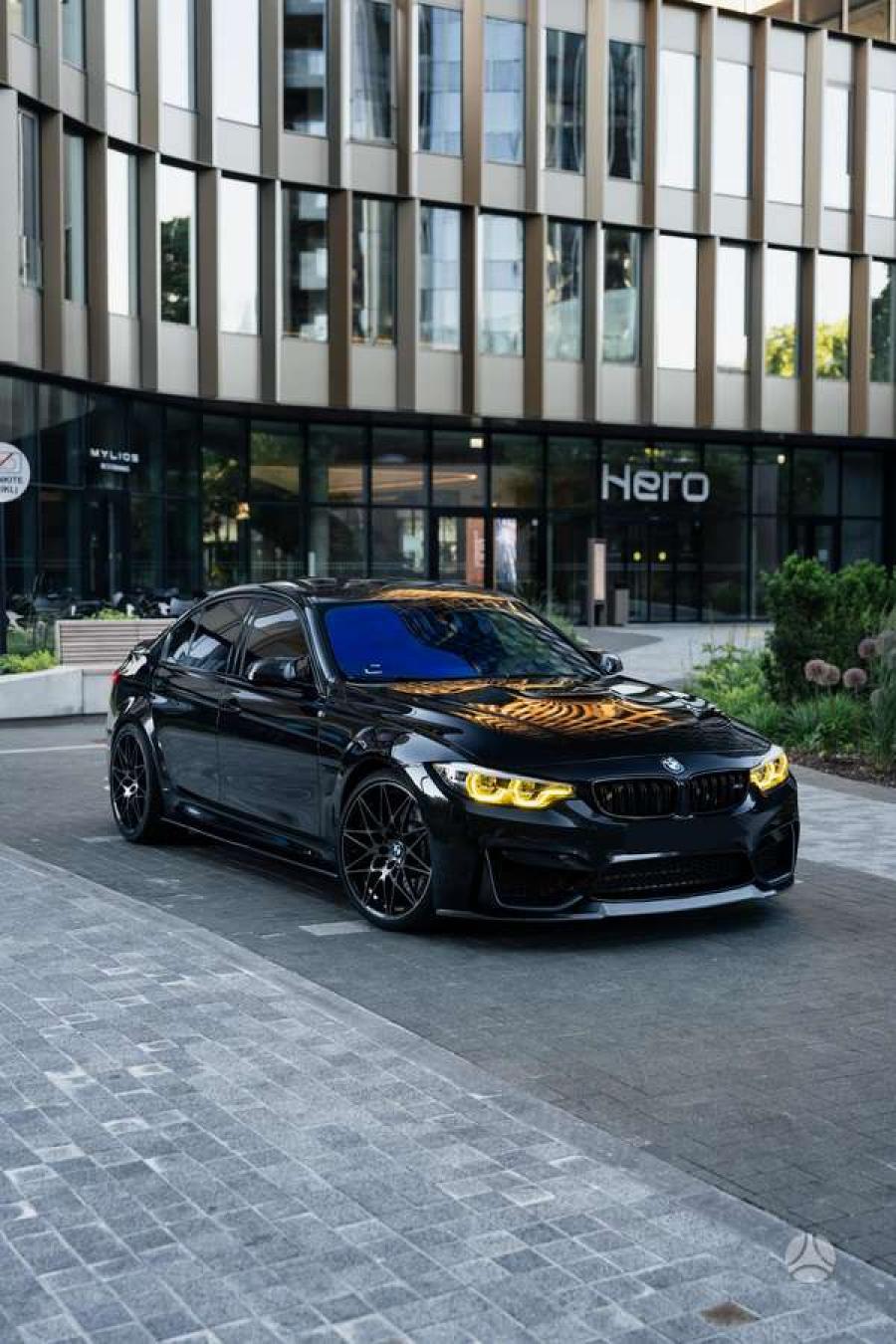 Black BMW M3 2018 in Vilnius, with an engine capacity of 2.98 L and mileage of 114 thousand km for 45990 €, photo 16 on AUTOMOTO.COM.LV