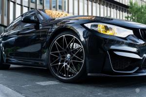 Black BMW M3 2018 in Vilnius, with an engine capacity of 2.98 L and mileage of 114 thousand km for 45990 €, photo 18 on AUTOMOTO.COM.LV