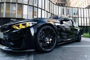 Black BMW M3 2018 in Vilnius, with an engine capacity of 2.98 L and mileage of 114 thousand km for 45990 €, photo 19 on AUTOMOTO.COM.LV