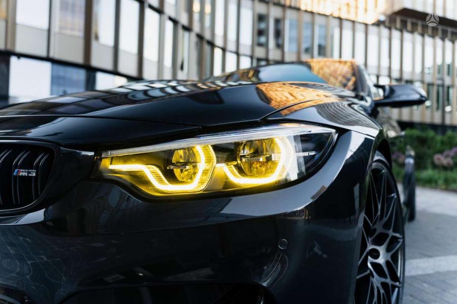 Black BMW M3 2018 in Vilnius, with an engine capacity of 2.98 L and mileage of 114 thousand km for 45990 €, photo 20 on AUTOMOTO.COM.LV