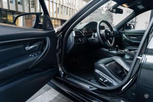Black BMW M3 2018 in Vilnius, with an engine capacity of 2.98 L and mileage of 114 thousand km for 45990 €, photo 23 on AUTOMOTO.COM.LV