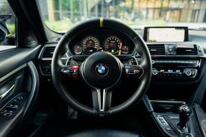 Black BMW M3 2018 in Vilnius, with an engine capacity of 2.98 L and mileage of 114 thousand km for 45990 €, photo 28 on AUTOMOTO.COM.LV