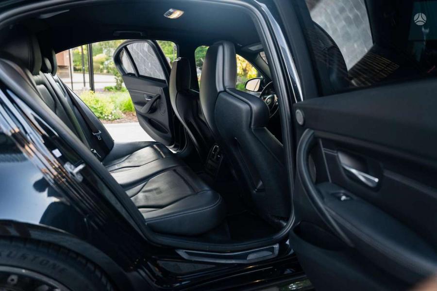 Black BMW M3 2018 in Vilnius, with an engine capacity of 2.98 L and mileage of 114 thousand km for 45990 €, photo 30 on AUTOMOTO.COM.LV