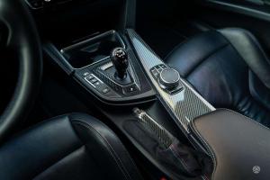 Black BMW M3 2018 in Vilnius, with an engine capacity of 2.98 L and mileage of 114 thousand km for 45990 €, photo 31 on AUTOMOTO.COM.LV
