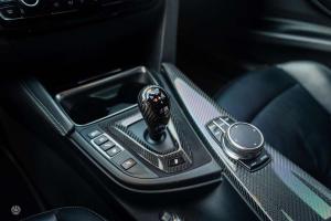 Black BMW M3 2018 in Vilnius, with an engine capacity of 2.98 L and mileage of 114 thousand km for 45990 €, photo 35 on AUTOMOTO.COM.LV