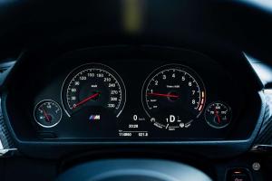 Black BMW M3 2018 in Vilnius, with an engine capacity of 2.98 L and mileage of 114 thousand km for 45990 €, photo 37 on AUTOMOTO.COM.LV