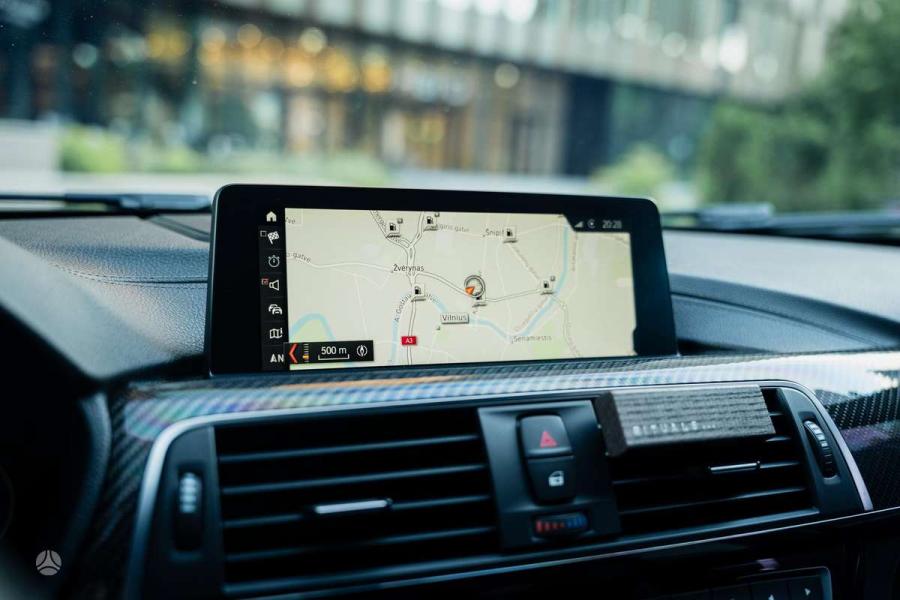Black BMW M3 2018 in Vilnius, with an engine capacity of 2.98 L and mileage of 114 thousand km for 45990 €, photo 38 on AUTOMOTO.COM.LV