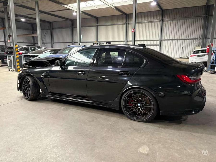 Melns BMW M3 2022 Panevēža, ar dzinēja tilpumu 2.99 L un nobraukumu 63 tūkst. km par 33000 €, foto 3 vietnē AUTOMOTO.COM.LV
