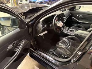 Melns BMW M3 2022 Panevēža, ar dzinēja tilpumu 2.99 L un nobraukumu 63 tūkst. km par 33000 €, foto 16 vietnē AUTOMOTO.COM.LV
